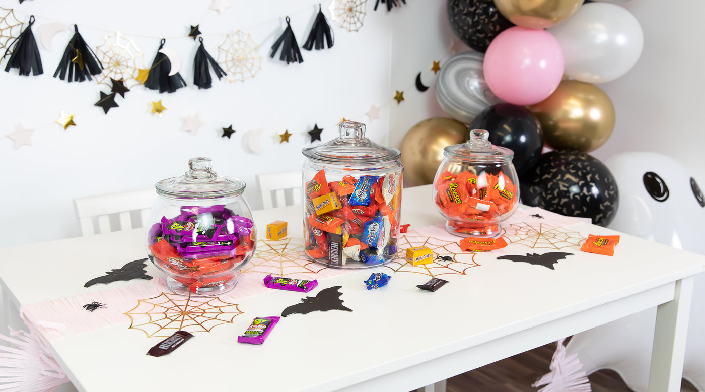 Halloween Self Serve Trick or Treat Candy Bar - The Party Darling